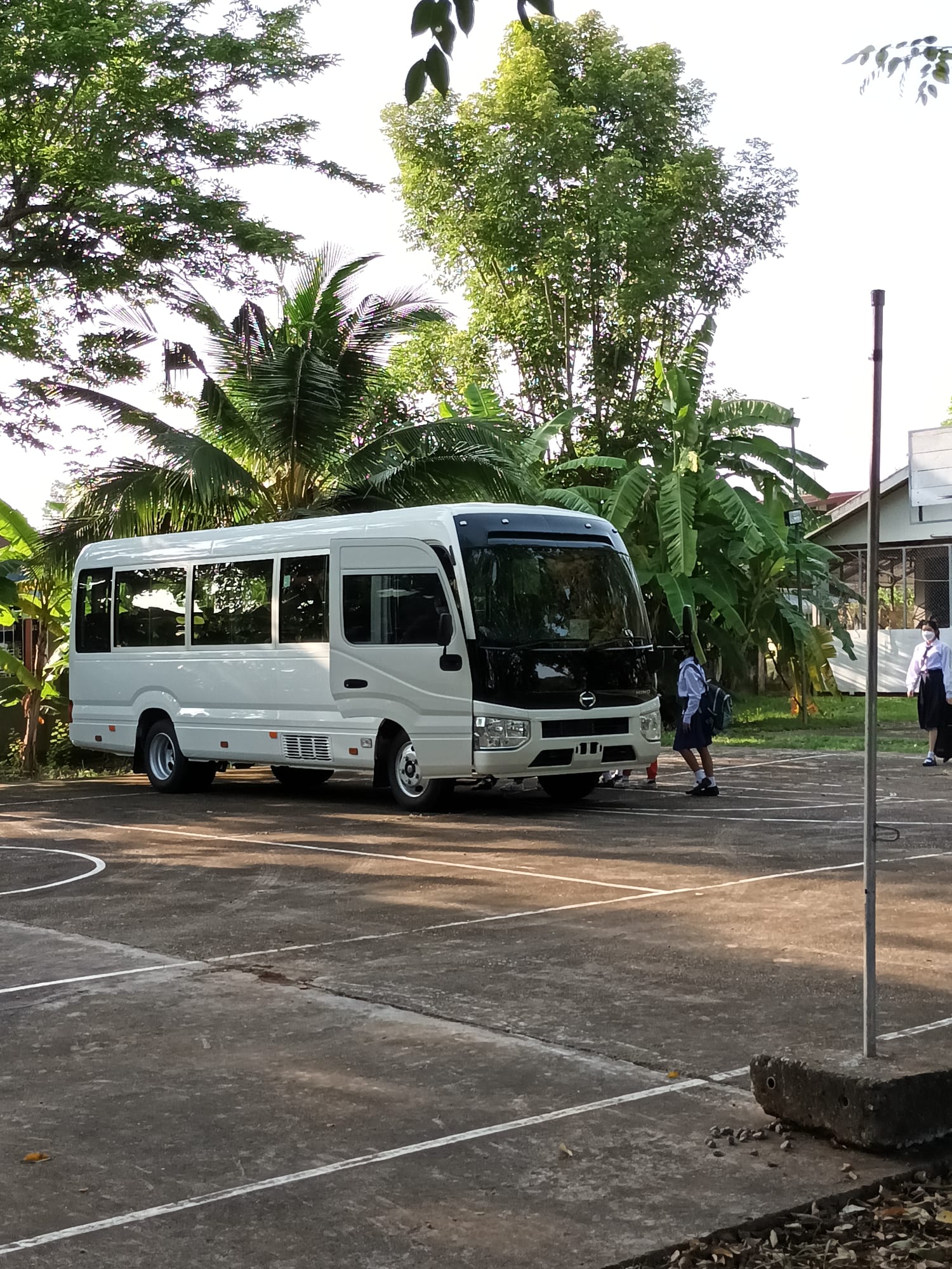 Compra de un microbús escolar